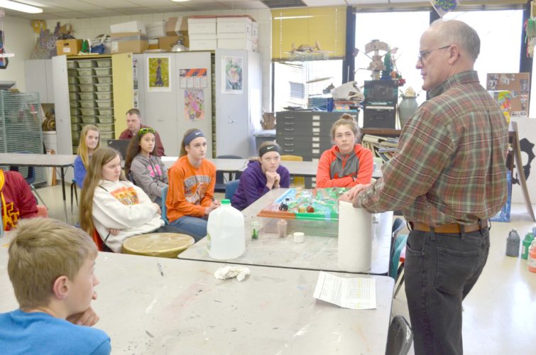 Introducing students to farming | News, Sports, Jobs - Messenger News